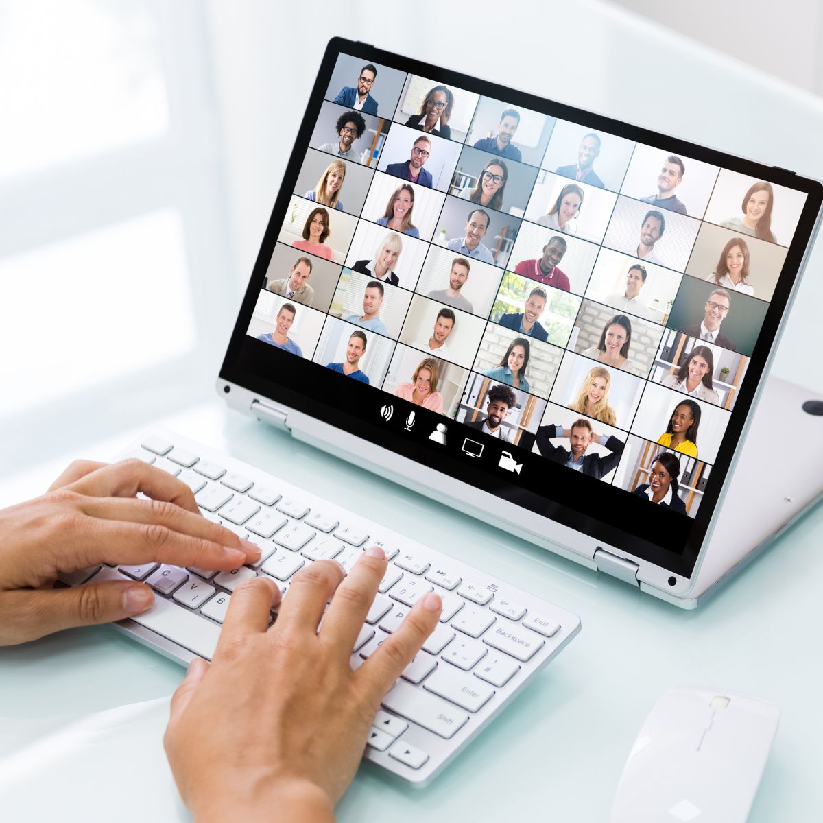 Reproduzca nuestros últimos seminarios web